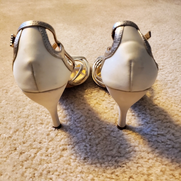 Benjamin Adams | Shoes | Benjamin Adams London Preston Pumps Wedding ...